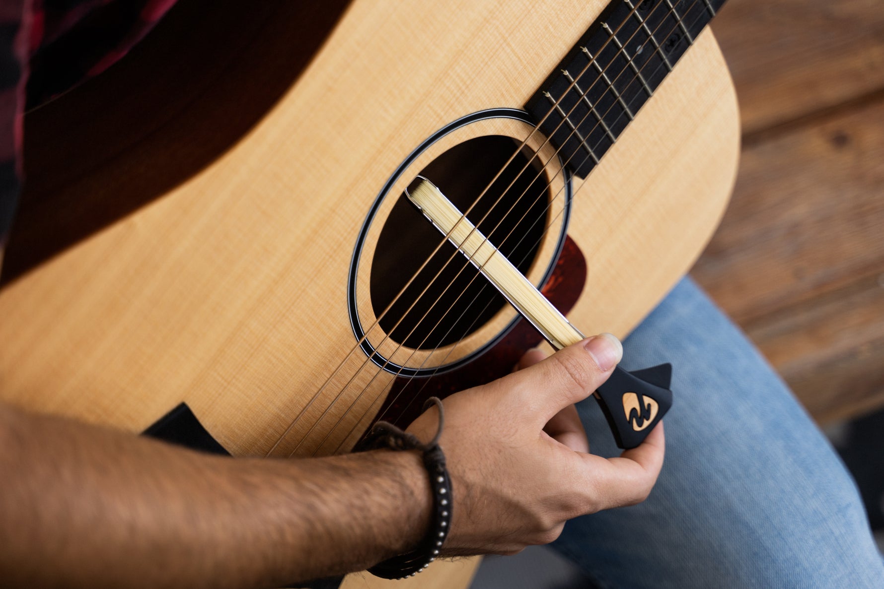 Pickaso Guitar Bow Shop